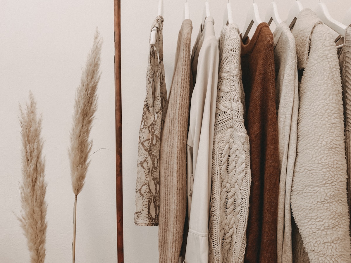 How to Build a Summer Capsule Wardrobe on a Budget: 10 Essential Pieces ...